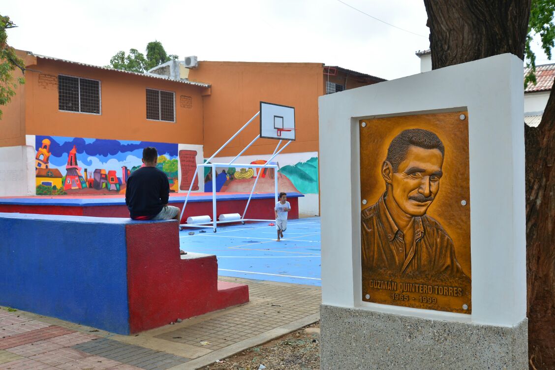 Recuperan parque del barrio Los Fundadores | Semanario La Calle