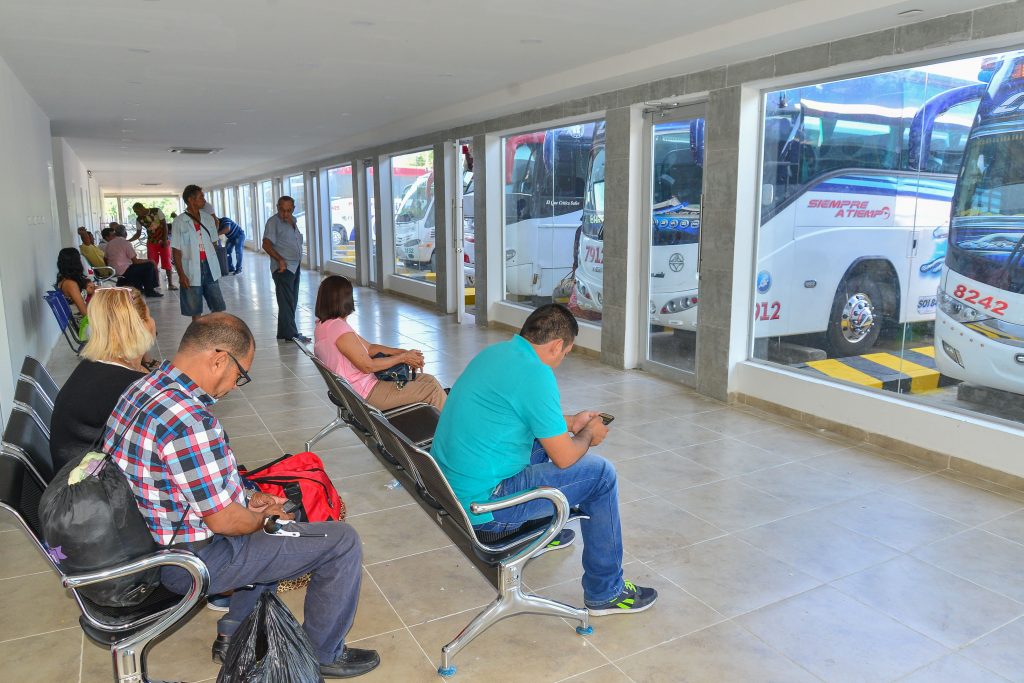 Más de 80 mil personas y 10 mil vehículos circularon por la Terminal de ...