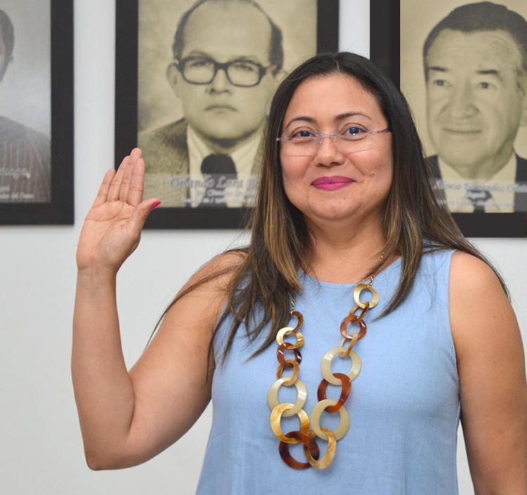 Alexi Leonor Vidal Brito, nueva rectora (e) de la UPC | Semanario La Calle