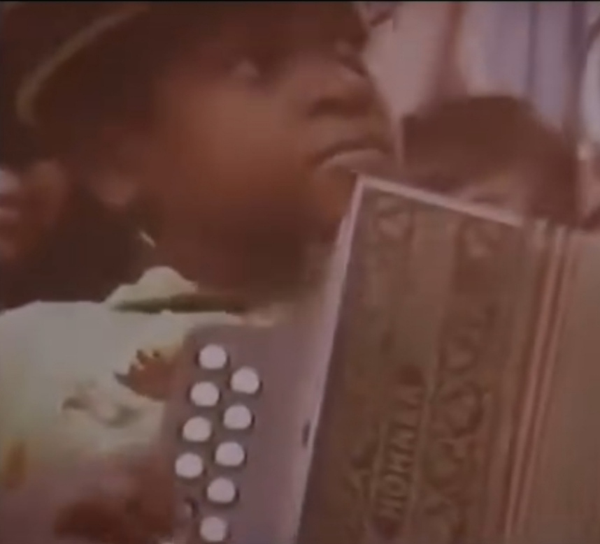 El primer acordeón que hizo grande a Omar Geles | Semanario La Calle