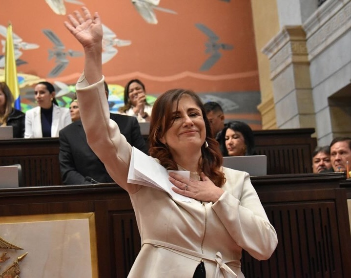 Iris Marín es la primera mujer elegida como Defensora del Pueblo en ...